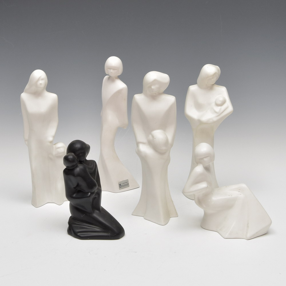 Six pottery figures of women, design - Auktionen & Preisarchiv